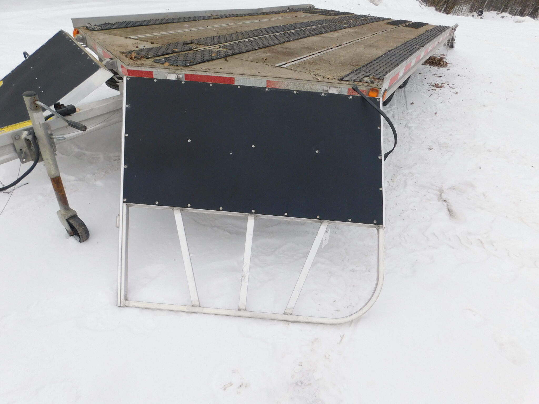 #1974 Trailer Ramp and Splash Shield – Recreational Salvage